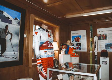 FIS Skimuseum: Vorarlberger Skigesichte & Sonderausstellung 75 Jahre Head